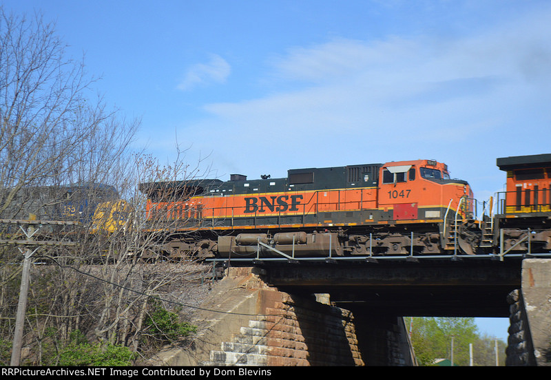 BNSF 1047